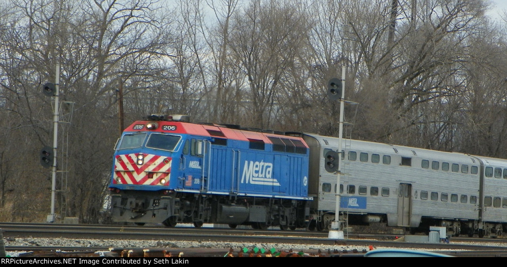 METX 206 and train 511
